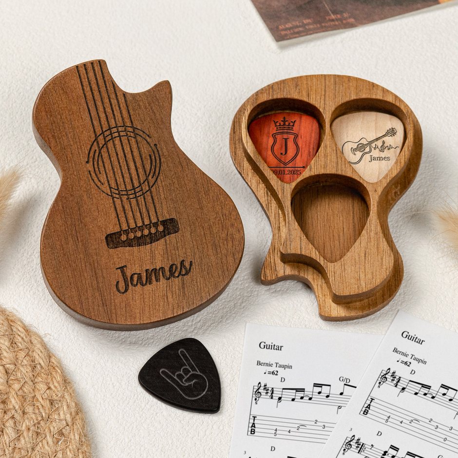 Vintage Monogram - Personalized Wooden Guitar Pick Box – Macorner